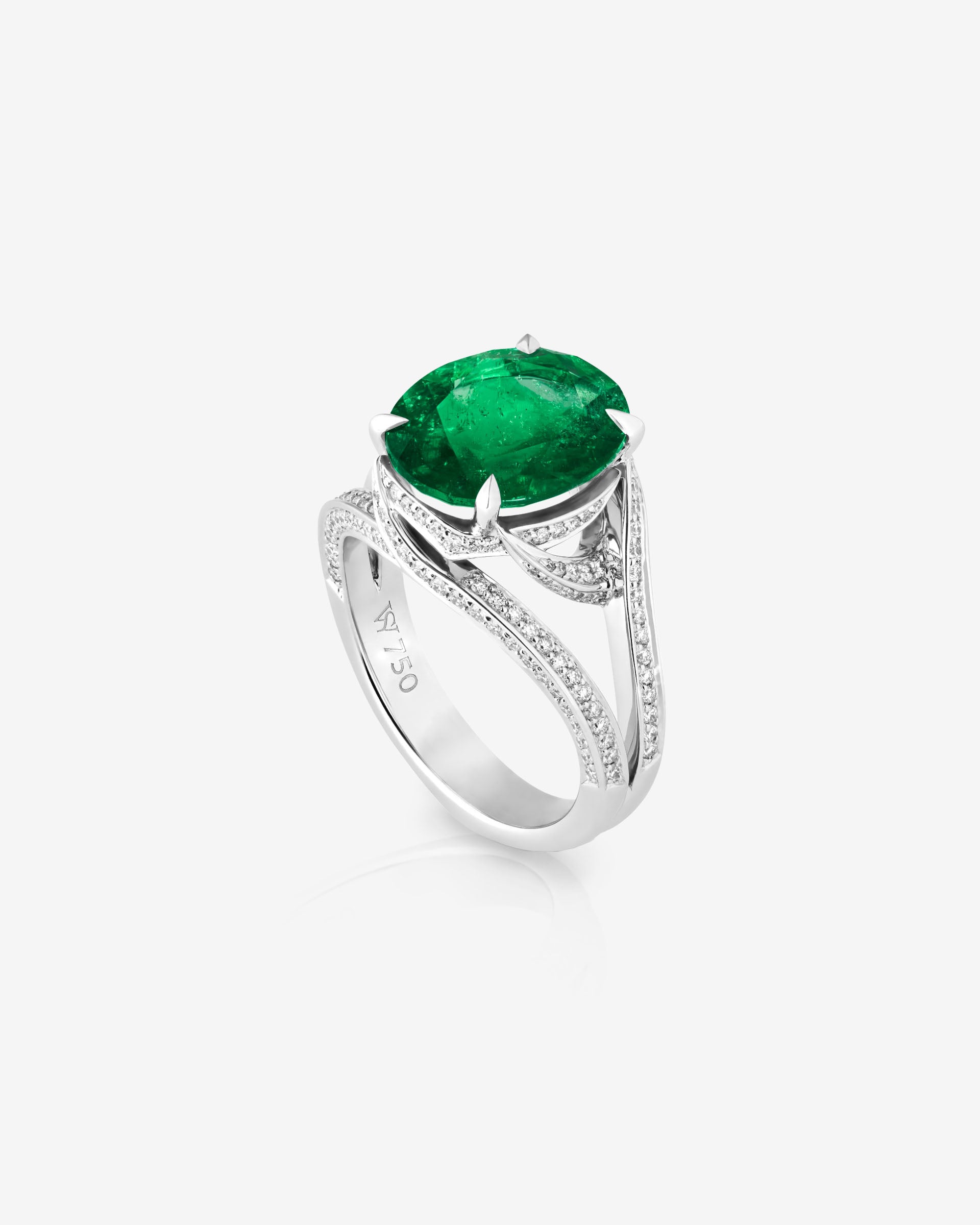Thorn In My Side Emerald Cocktail Ring | Stephen Webster