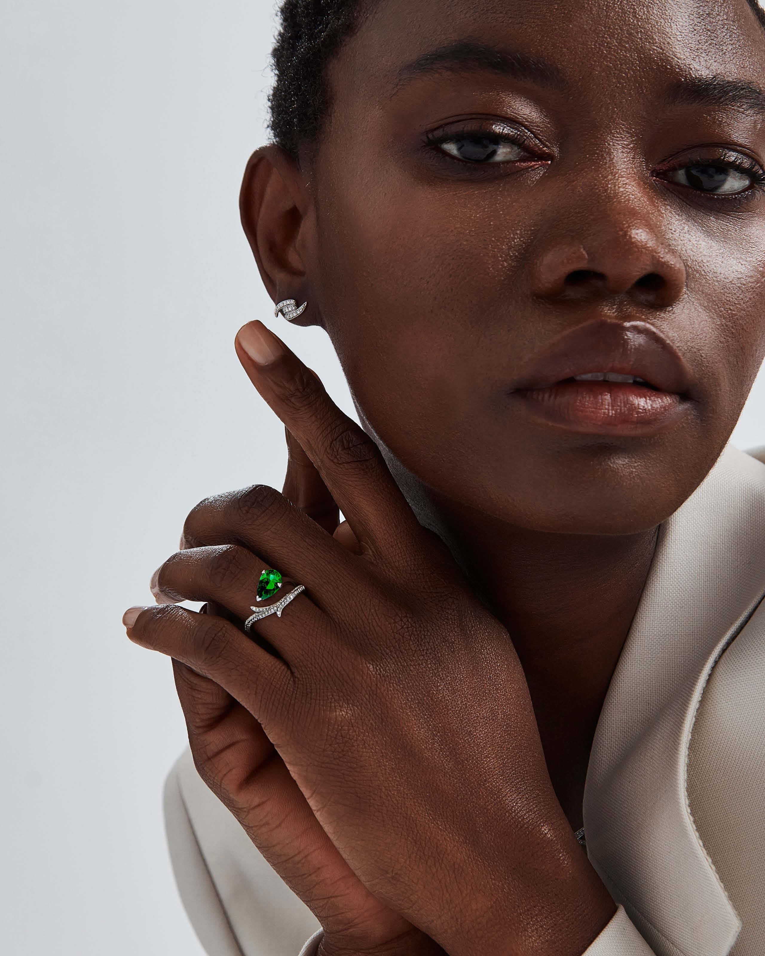 Thorn Solitaire Ring in 18K White Gold | Stephen Webster